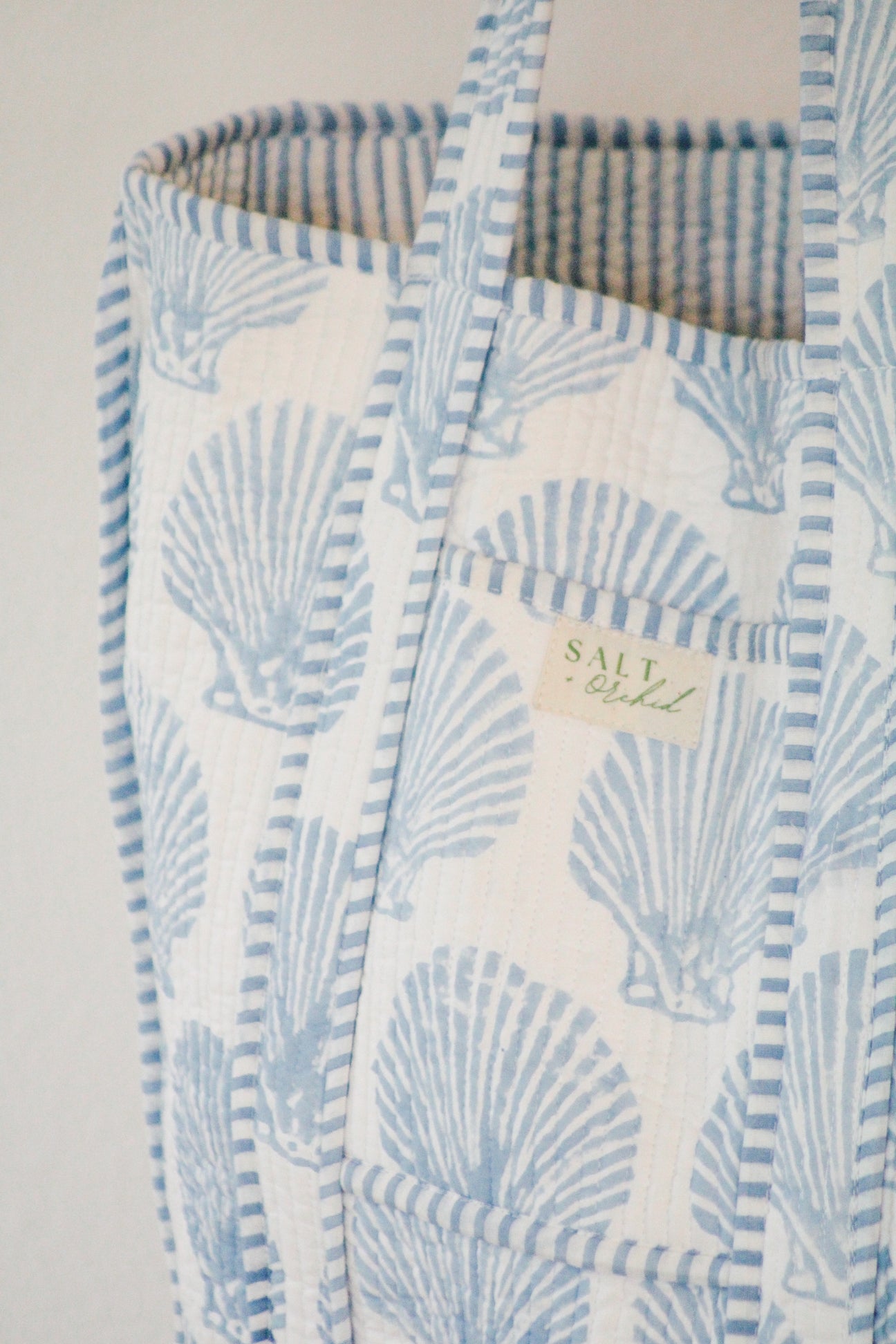 The Market Tote- Seaside Blue Shells – SALT + ORCHID